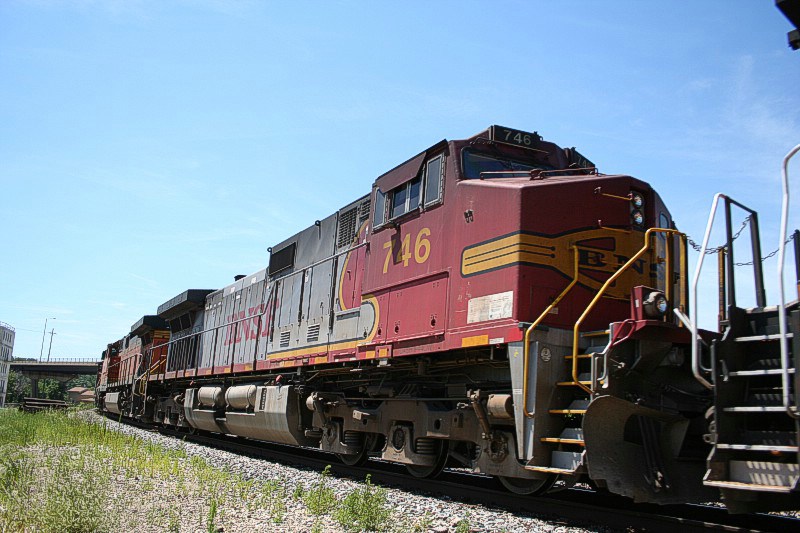 BNSF 746